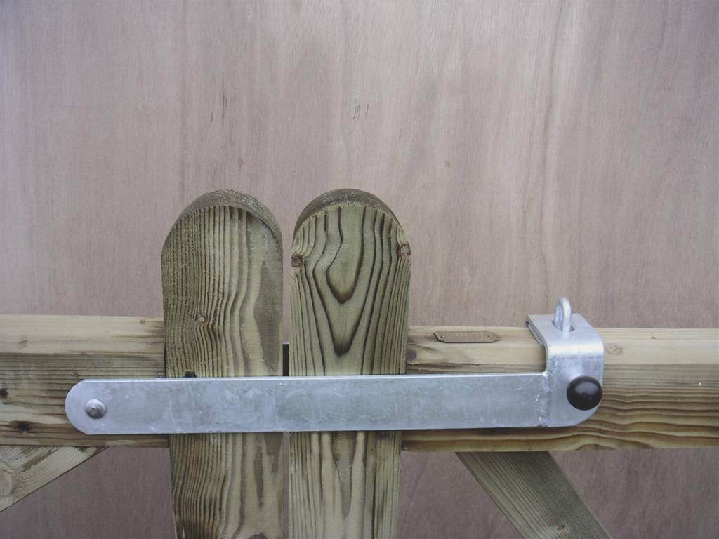 Gate Loop Over Catch | Jacksons Fencing