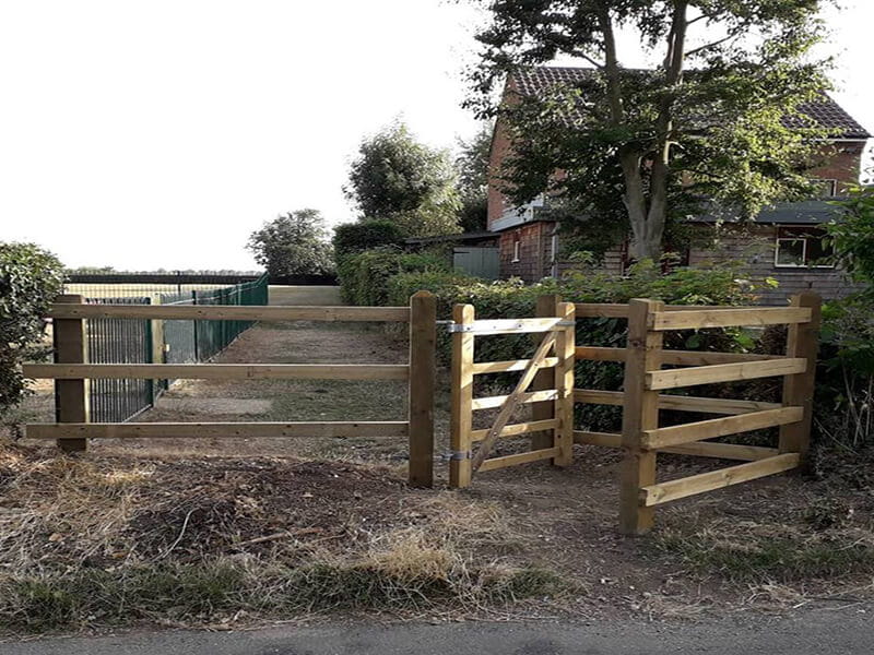 Timber Kissing Gate Set | Jacksons Fencing